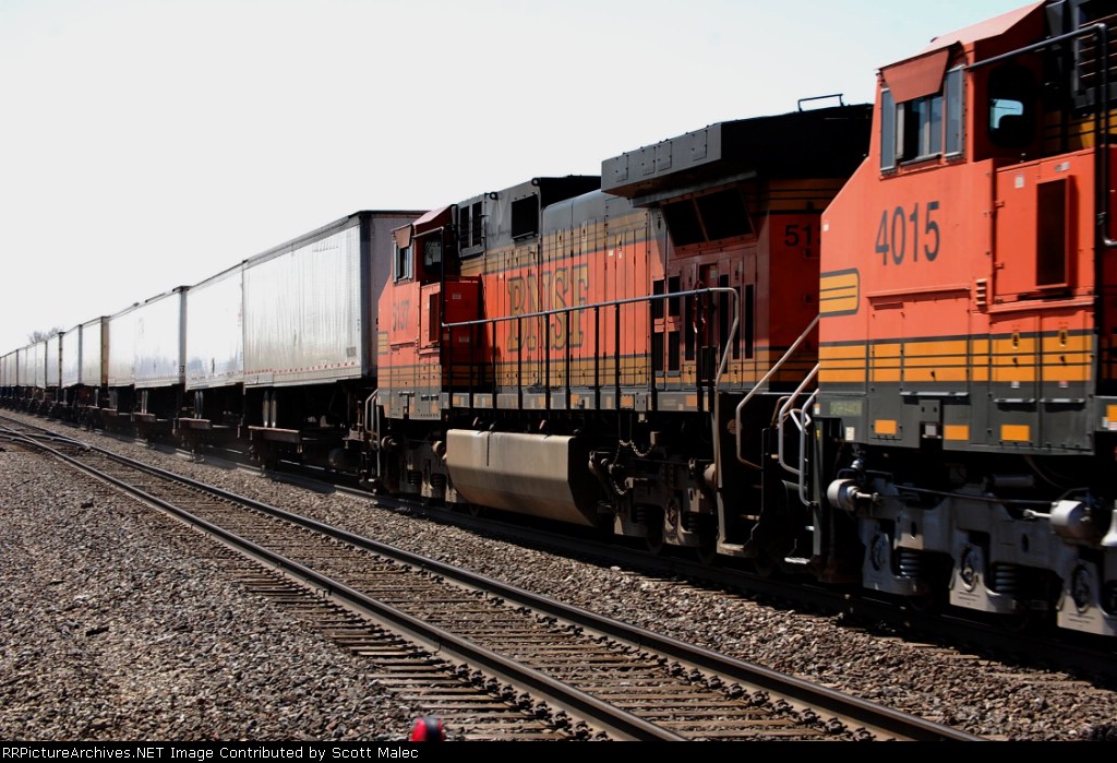BNSF 5137